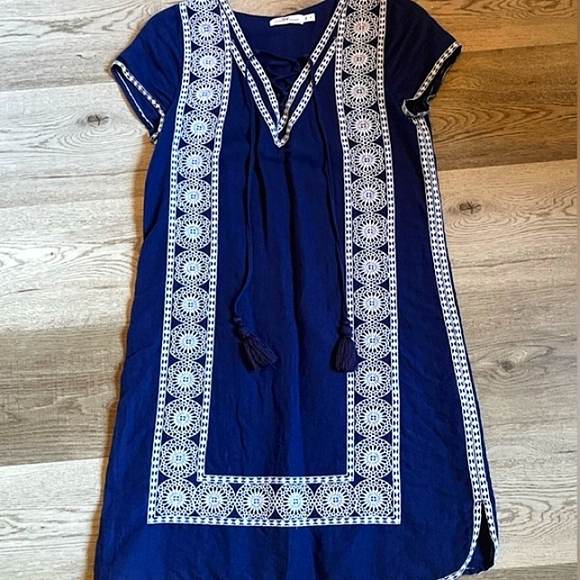 Vineyard Vines | Dresses | Vineyard Vines Bluewhite Embroidered ...